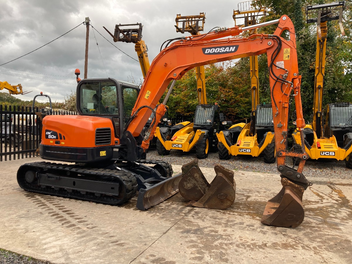 Digger Bidder - 2013 Doosan DX80R excavator